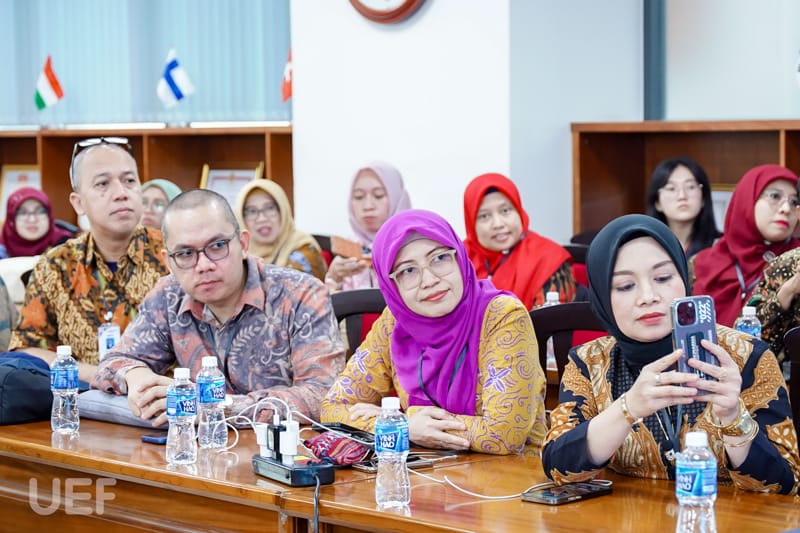 Chia sẻ hoạt động Service-Learning UEF đến 44 trường đại học tại Indonesia và Malaysia